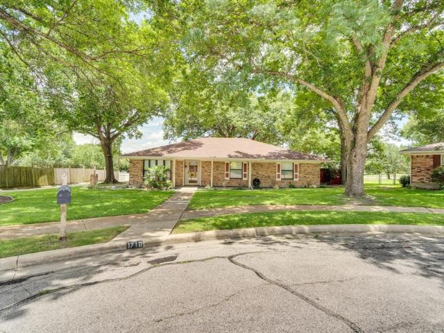 1710 Williamsburg Circle