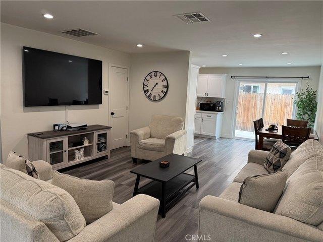17111 Roscoe Blvd Unit 15, Northridge, CA 91325