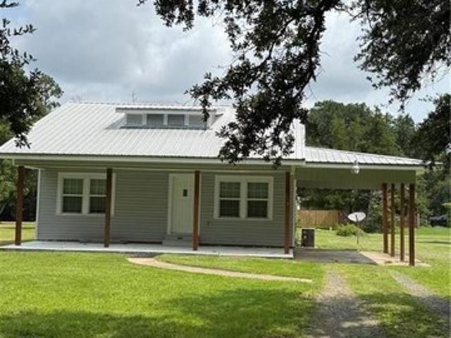 17119 E Charbonnet Rd, Ponchatoula, LA 70454
