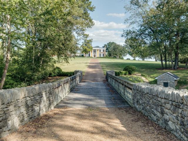 1711 Old Hillsboro Rd