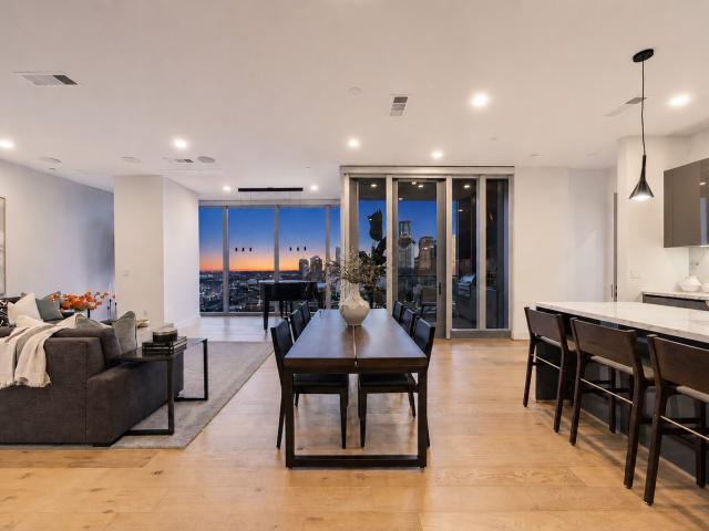 1711 Allen Parkway 2705