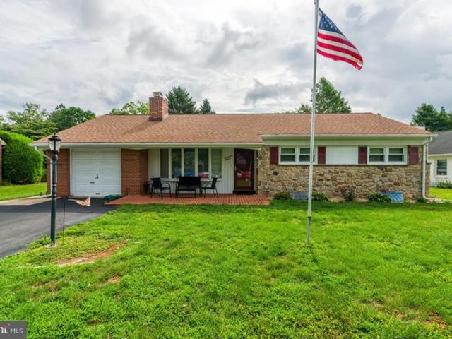 1711 Billview Dr, Lancaster, PA 17601