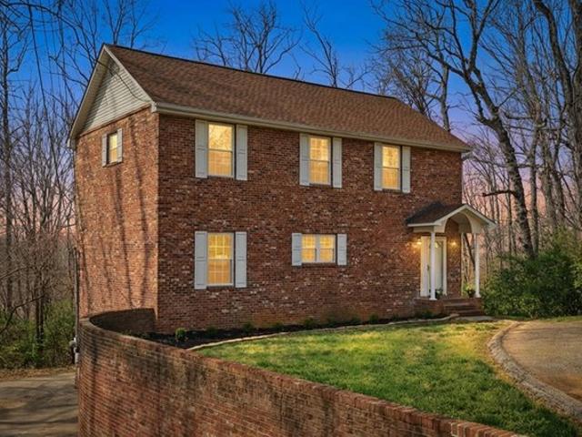 1711 Christmas Dr, Morristown, TN 37814
