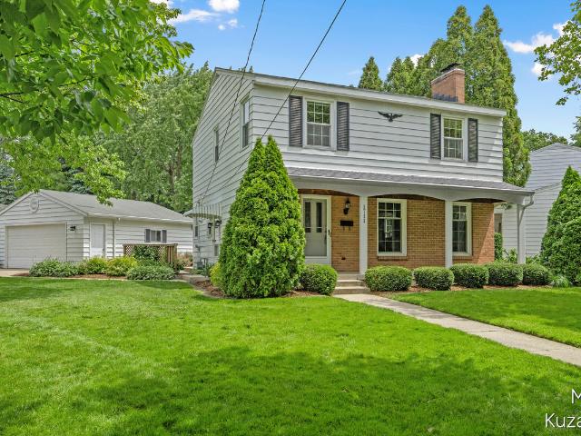 1711 Country Club Drive