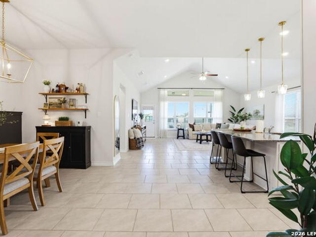 1711 Dunvegan Park