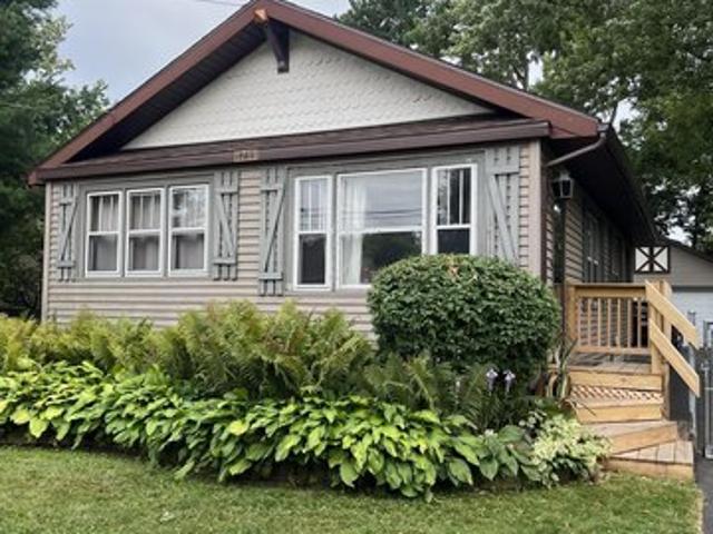 1711 Downey St, Lansing, MI 48906