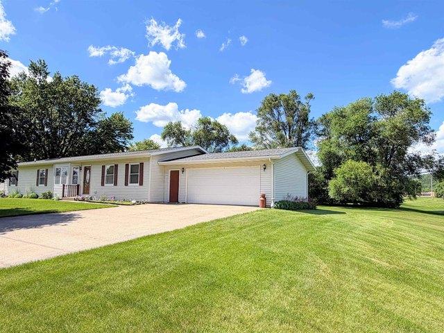 1711 E Campion Blvd, Prairie du Chien, WI 53821