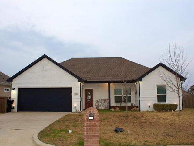 1711 Fred St, Greenville, TX 75401