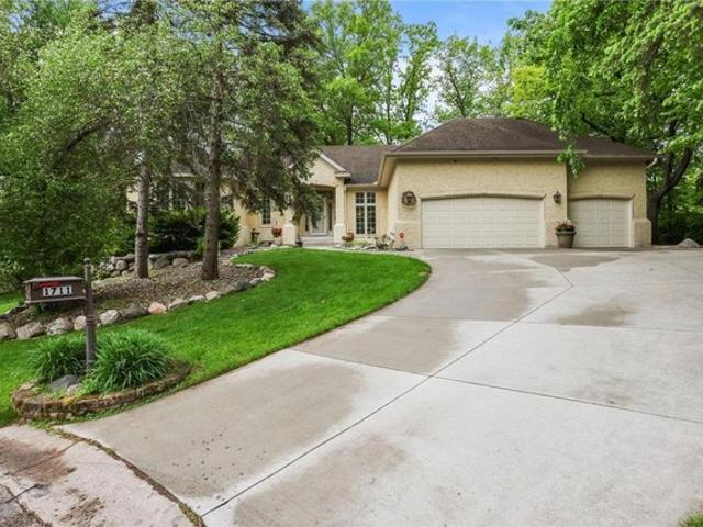 1711 Little Crow Dr, South Saint Paul, MN 55075