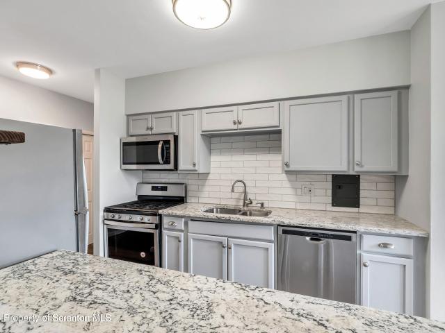 1711 Summit Pointe