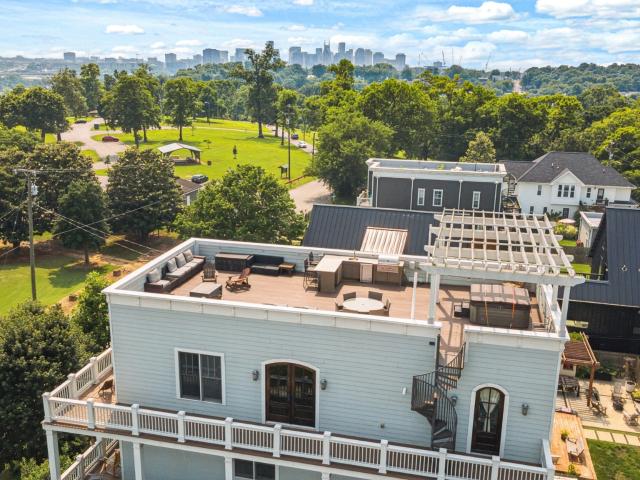 1711 Sevier St