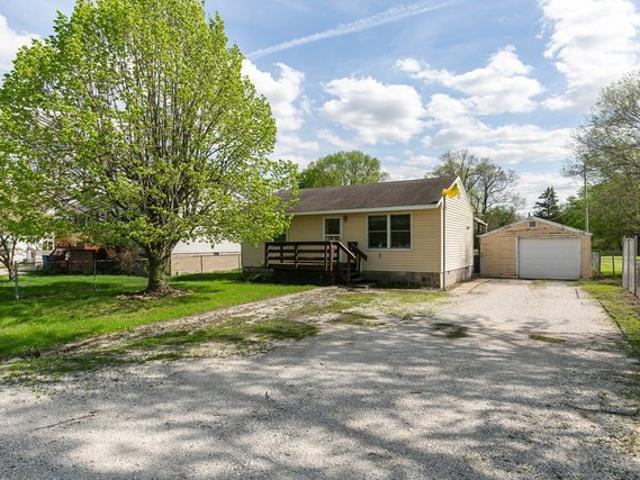 1711 th Ave N, East Moline, IL 61244