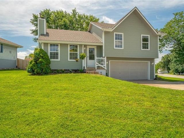1711 W Christi Ln, Raymore, MO 64083
