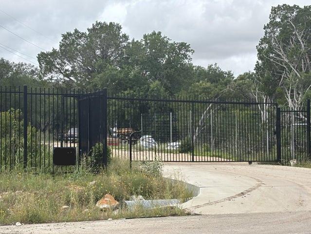 1711 W McCarty Ln, San Marcos, TX 78666