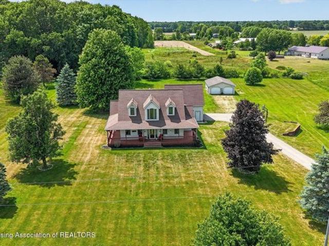 17120 Stuart Rd, Chesaning, MI 48616