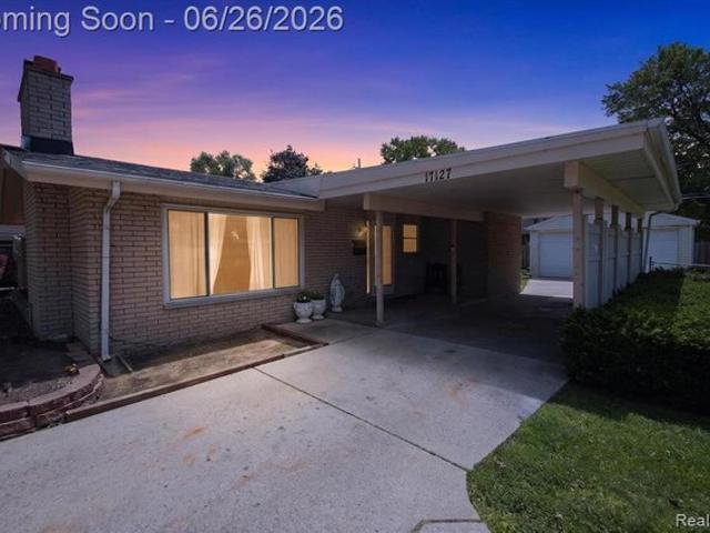 17127 Hamilton Ave, Allen Park, MI 48101