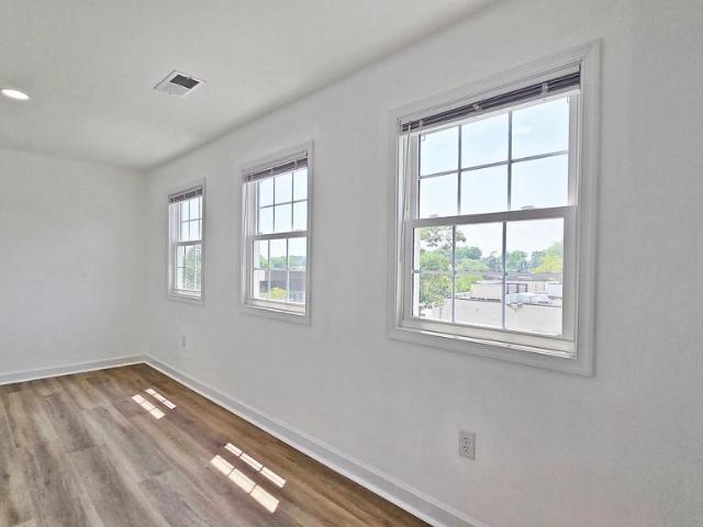 1712 Mt Vernon Avenue # E