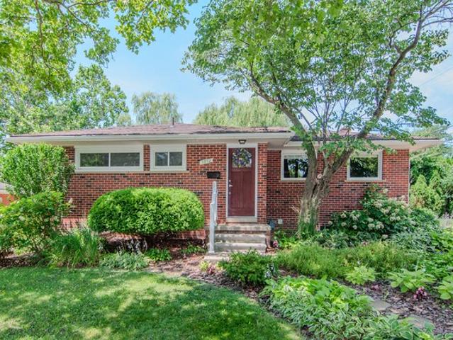 1712 Barrington Pl, Ann Arbor, MI 48103