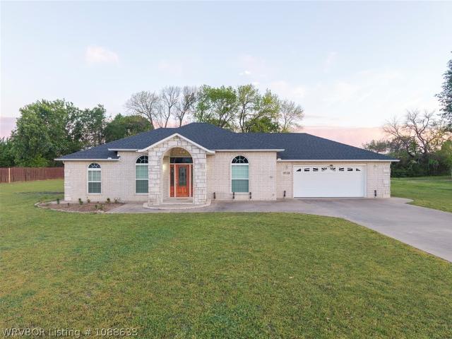 1712 Broaddrick Lane