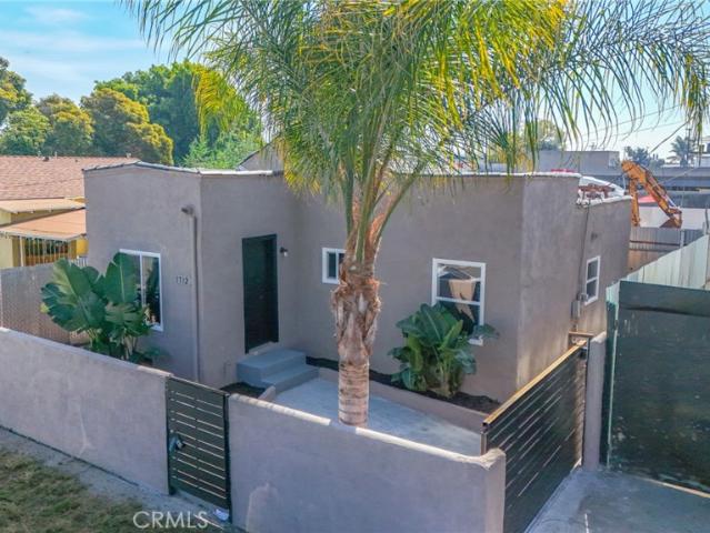 1712 E 57th