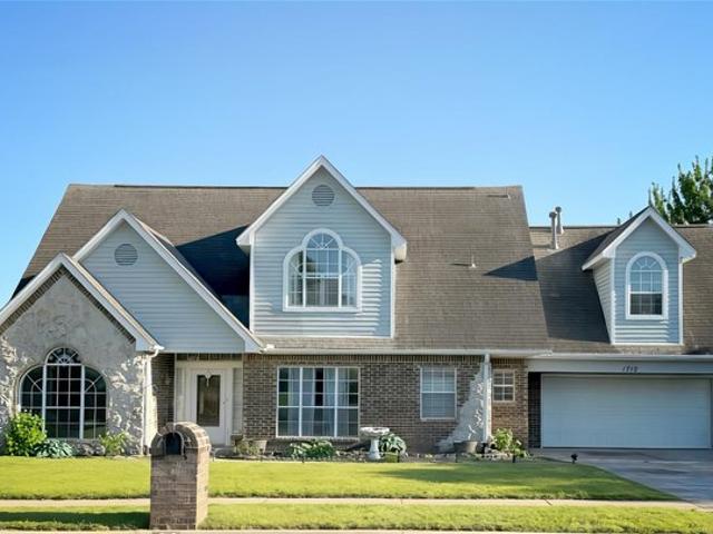 1712 Fir Dr, Sand Springs, OK 74063