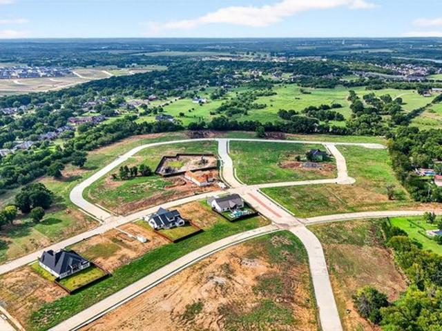 1712 Heritage Knoll Dr, Sherman, TX 75092