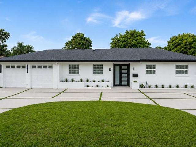 1712 Indian Rocks Rd, Belleair, FL 33756
