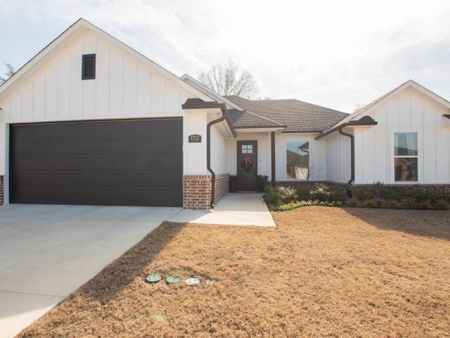 1712 Josh Dr, Whitehouse, TX 75791 | MLS #26001