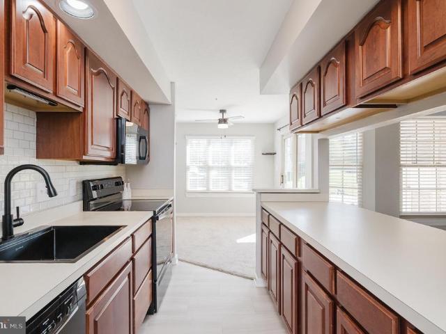 1712 Landmark Drive # E