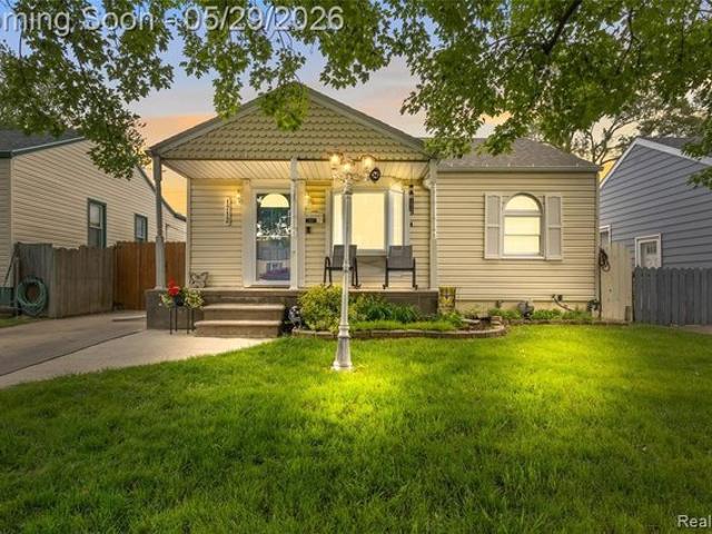 1712 Rose Ave, Lincoln Park, MI 48146