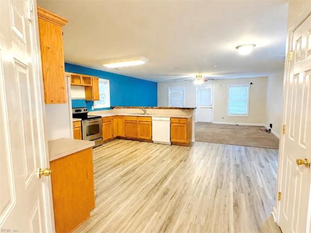 1712 Weber AVE