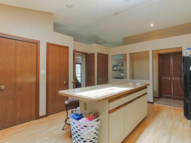 1712 Woodland Drive