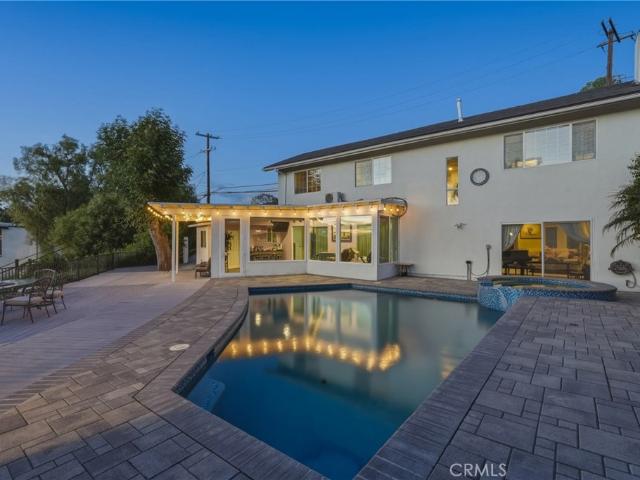17132 Oak View