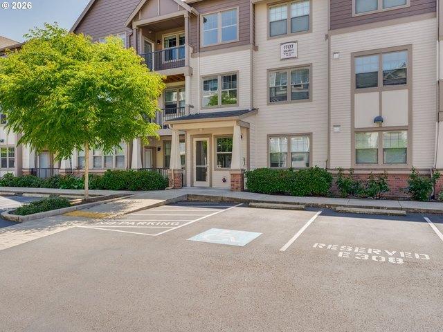 17137 SW Appledale Rd Unit 206, Beaverton, OR 97007