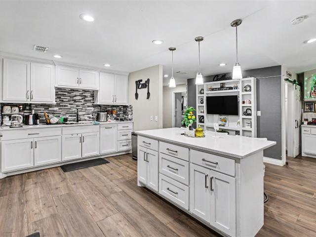 17136 Fm 1484 Road
