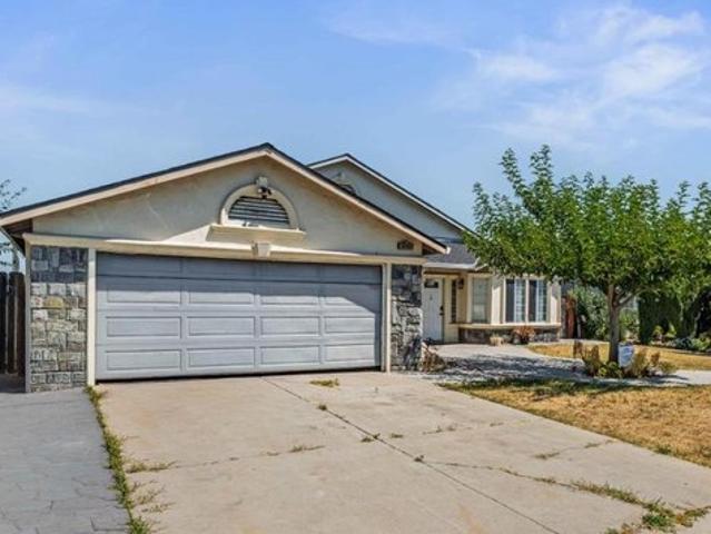 1713 Minnie St, Patterson, CA 95363