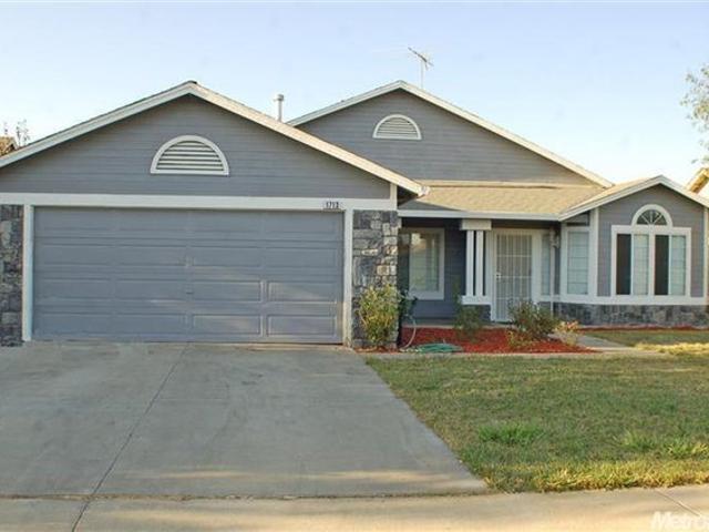 1713 Minnie St, Patterson, CA 95363
