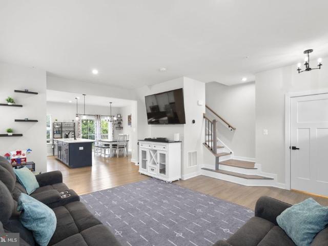 1713 Aurora Way