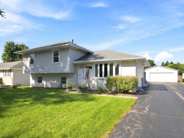 1713 Bataan St, Joliet, IL 60435