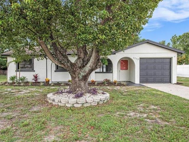 1713 Cardinal Dr, Clearwater, FL 33759