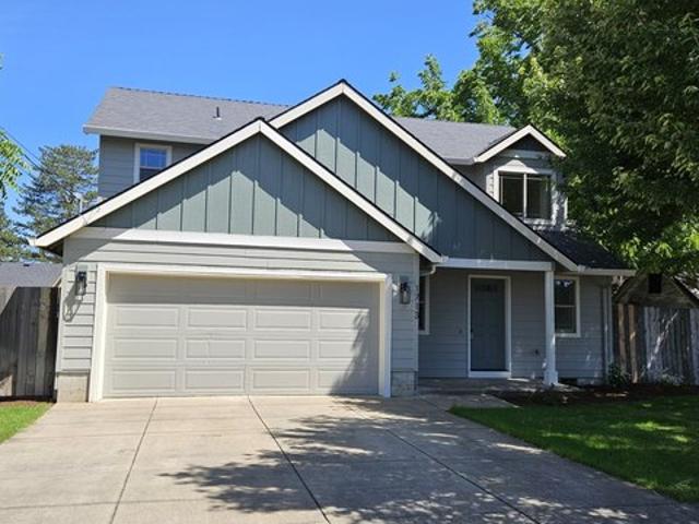 1713 E 11th St, Newberg, OR 97132