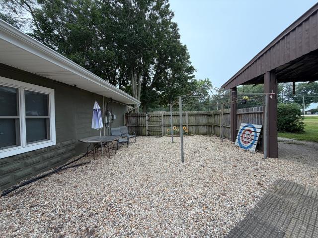 1713 E Rock Falls Road