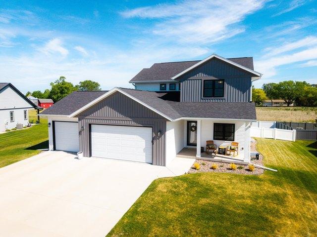 1713 Fox Glove St, Holmen, WI 54636