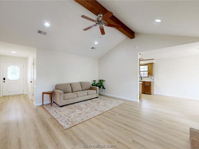 1713 Laura Lane
