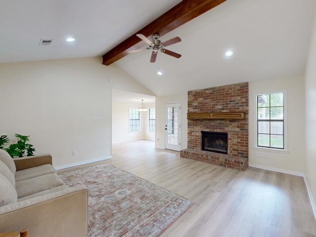 1713 Laura Lane