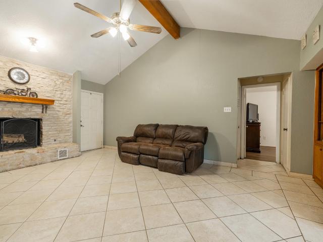 1713 Parkside Cir
