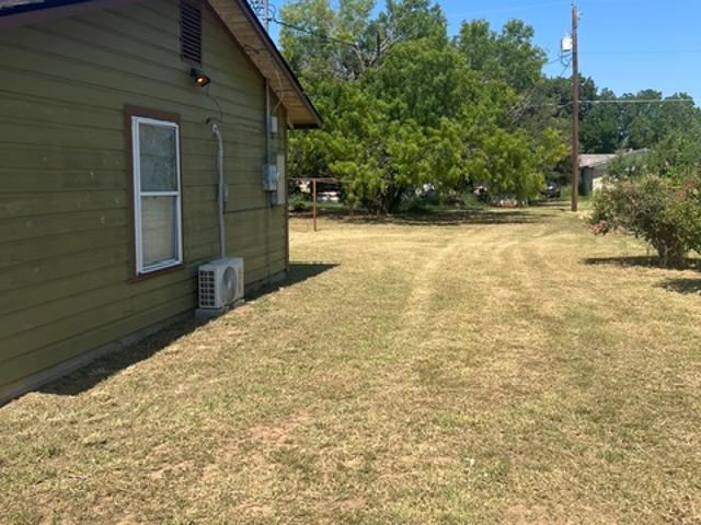 1713 S Pecan