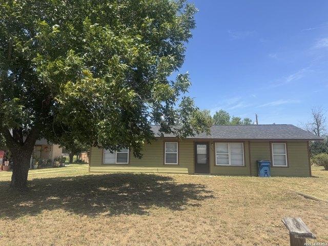 1713 S Pecan St, Pearsall, TX 78061