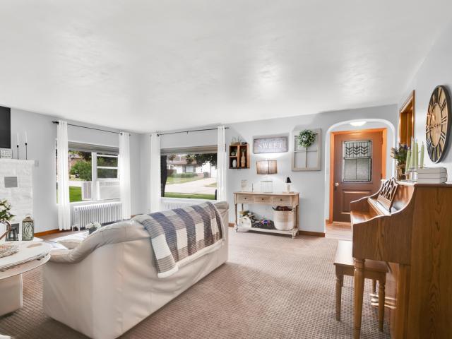 1713 Taylor Ln