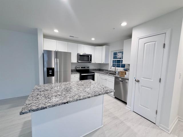 171 179 Charter Dr